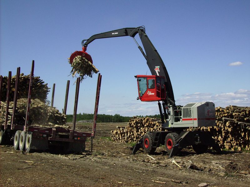 Wheeled Log Loader - Machineries Tanguay Machinery